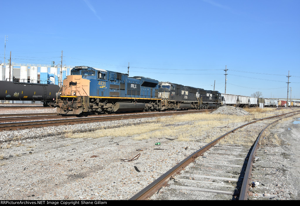 PRLX 4835 Ex Csx SD70Ace.
